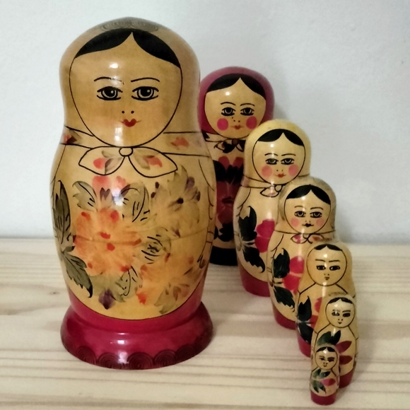 Vintage | Accents | Vtg Russian Nesting Dolls 7 Dolls | Poshmark